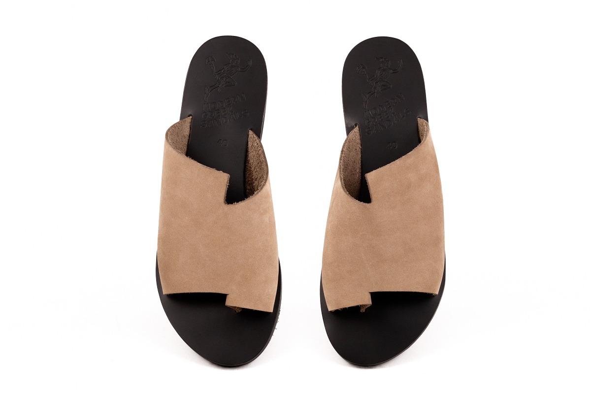 ΓΥΝΑΙΚΕΙΟ ΔΕΡΜΑΤΙΝΟ FLAT ΣΑΝΔΑΛΙ NUBUCK ΜΠΕΖ PANOPLIA | Modern-Greek ...